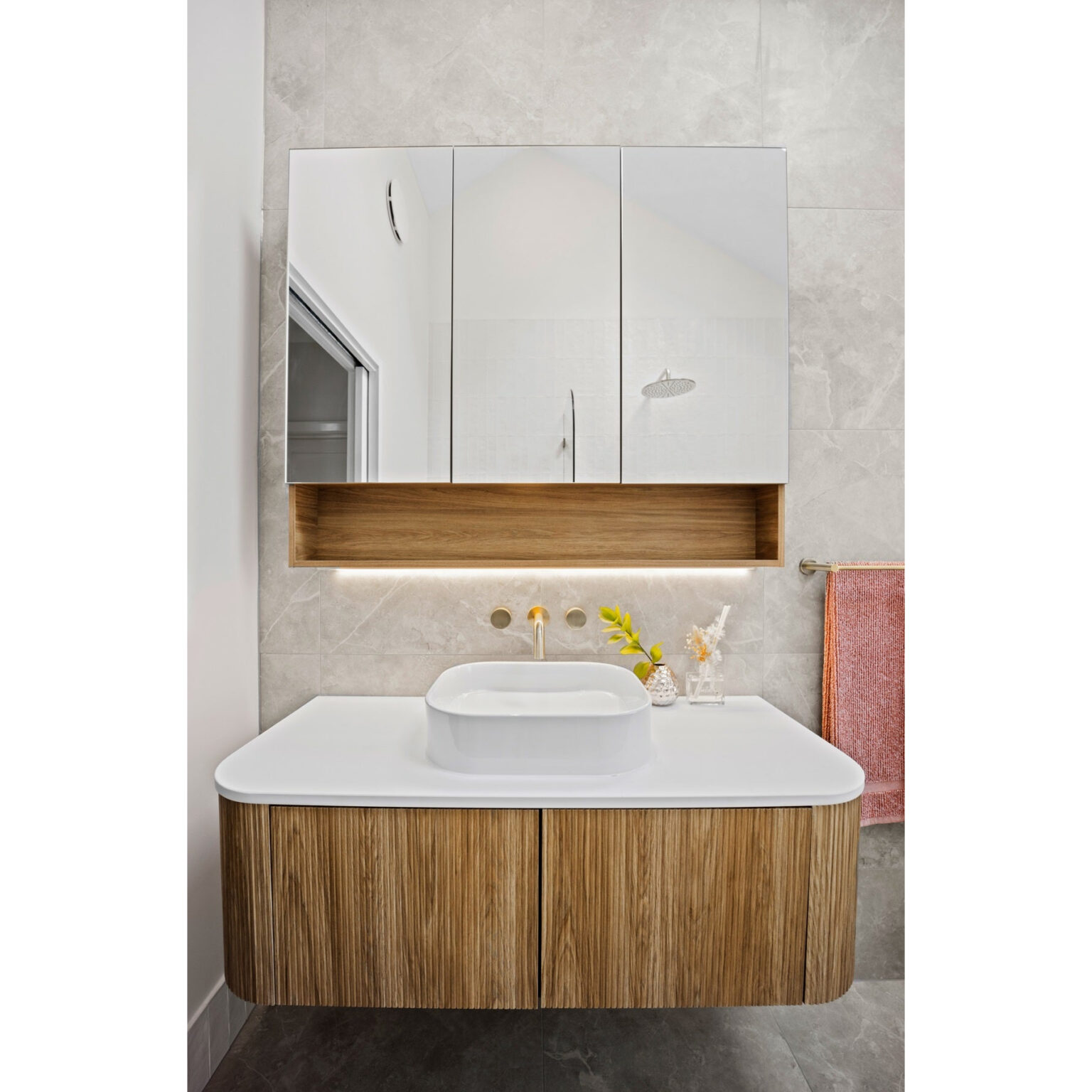 Circular Wall Taps - Luxurious Bronze-Finished Fixtures for Stylish Spaces